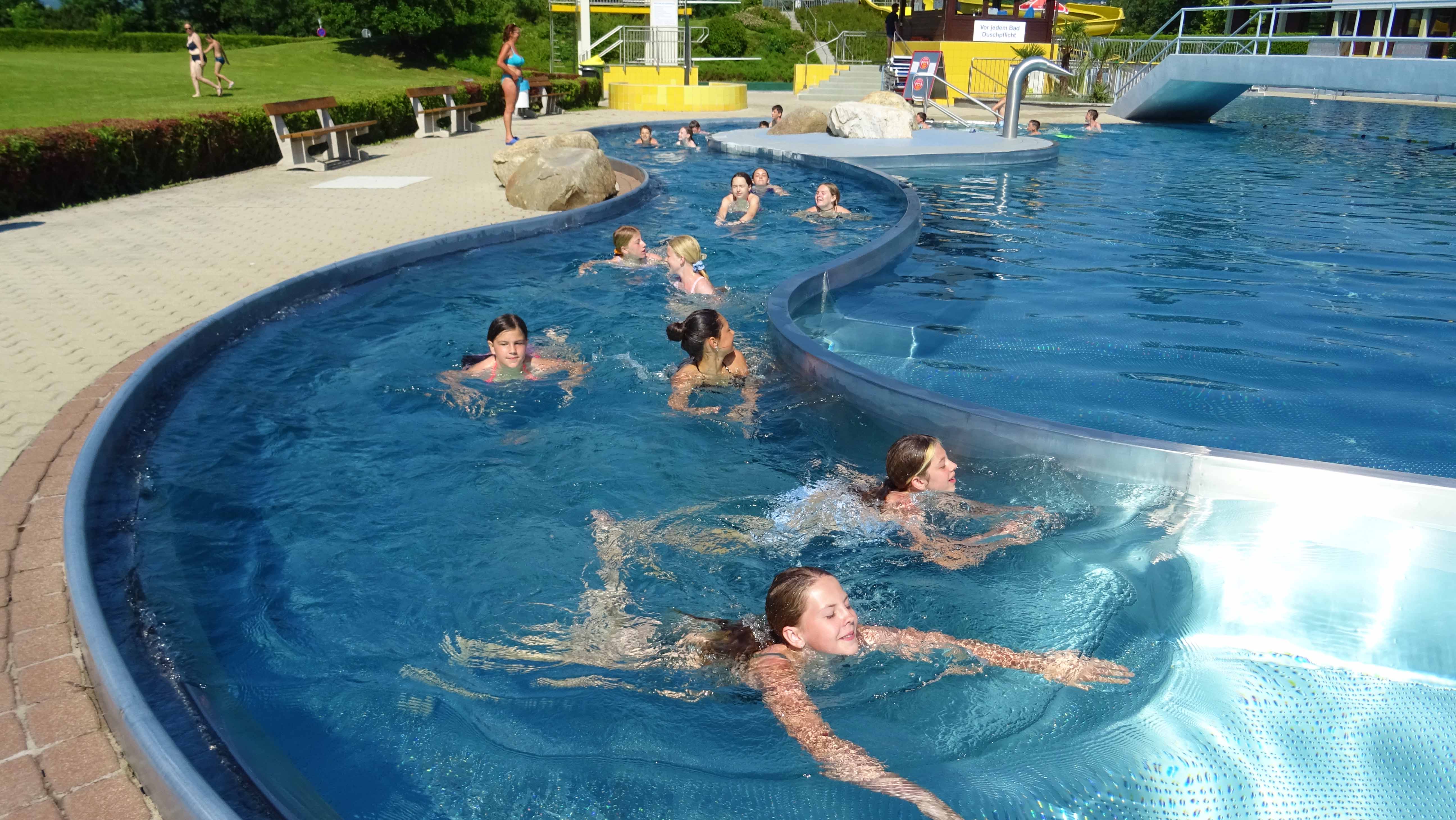 Mittelschule St. Veit - freibad
